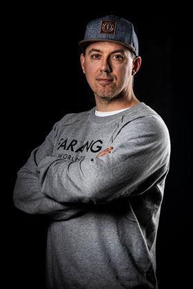 Jason Halayko captures the action - Tokyo Room Finder Blog