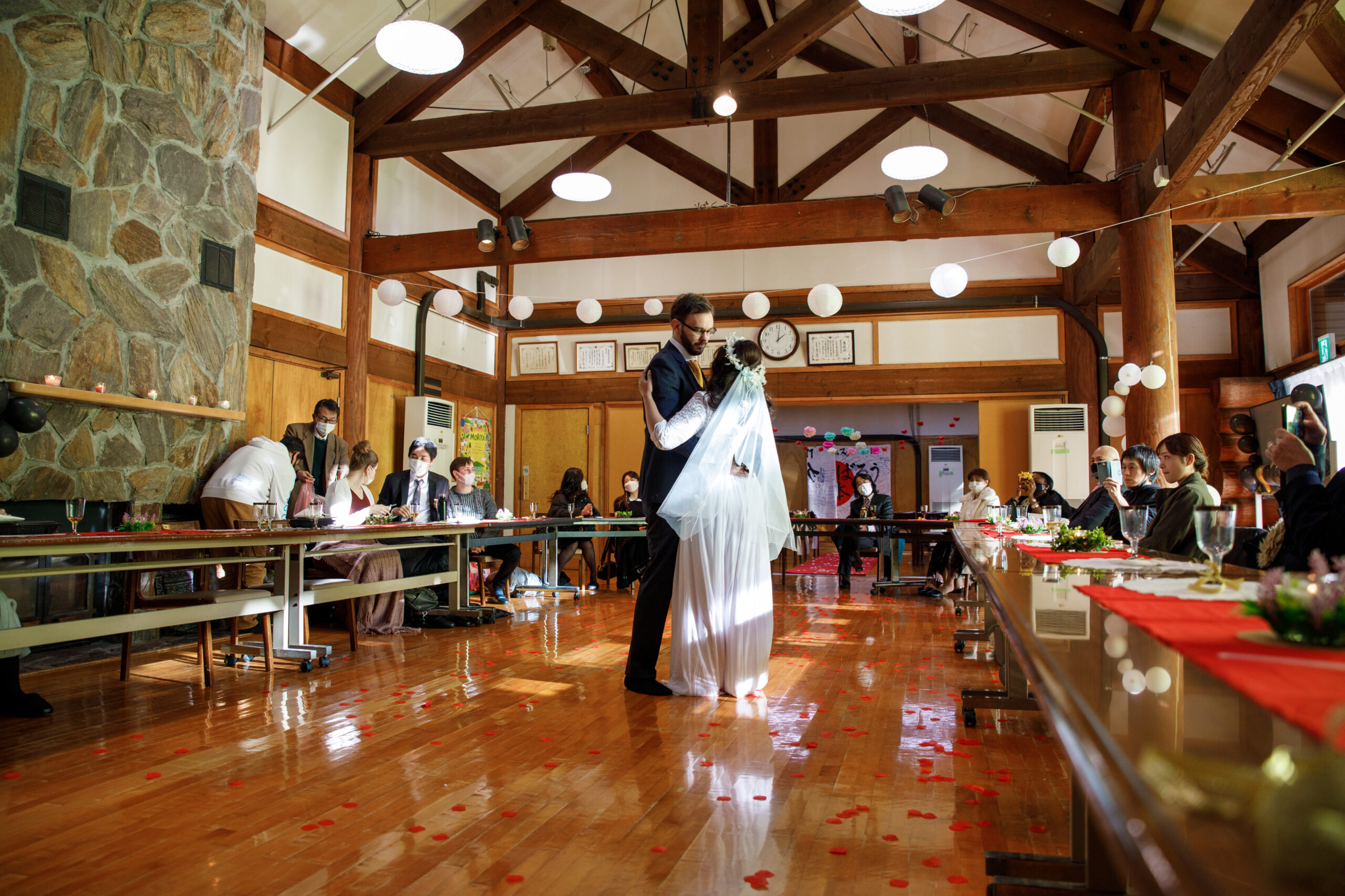 Holding a Budget-Friendly Wedding Reception in Japan - Tokyo Room ...