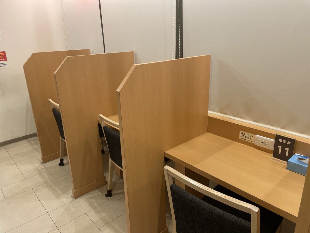 Why Manga Cafes Are So Popular in Japan (And What It’s Really Like ...